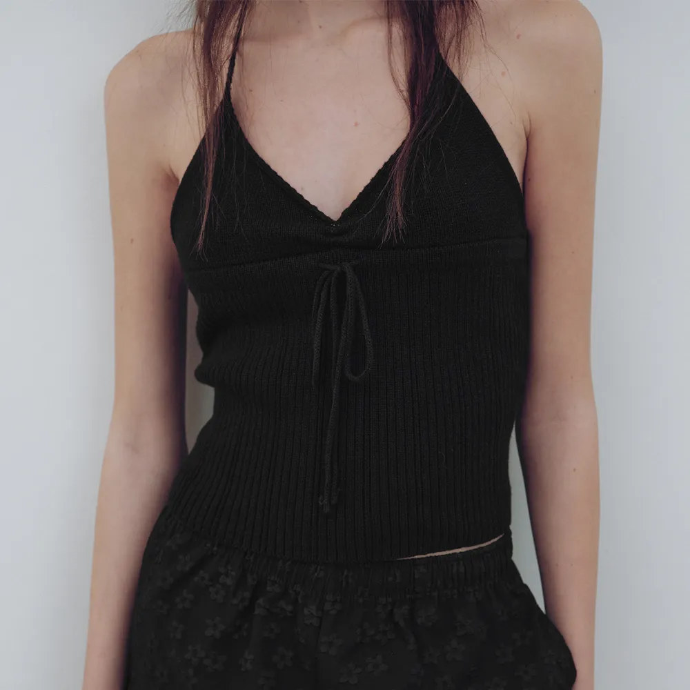 Riley halter neck knit top_2colors - 감도 깊은 취향 셀렉트샵 29CM