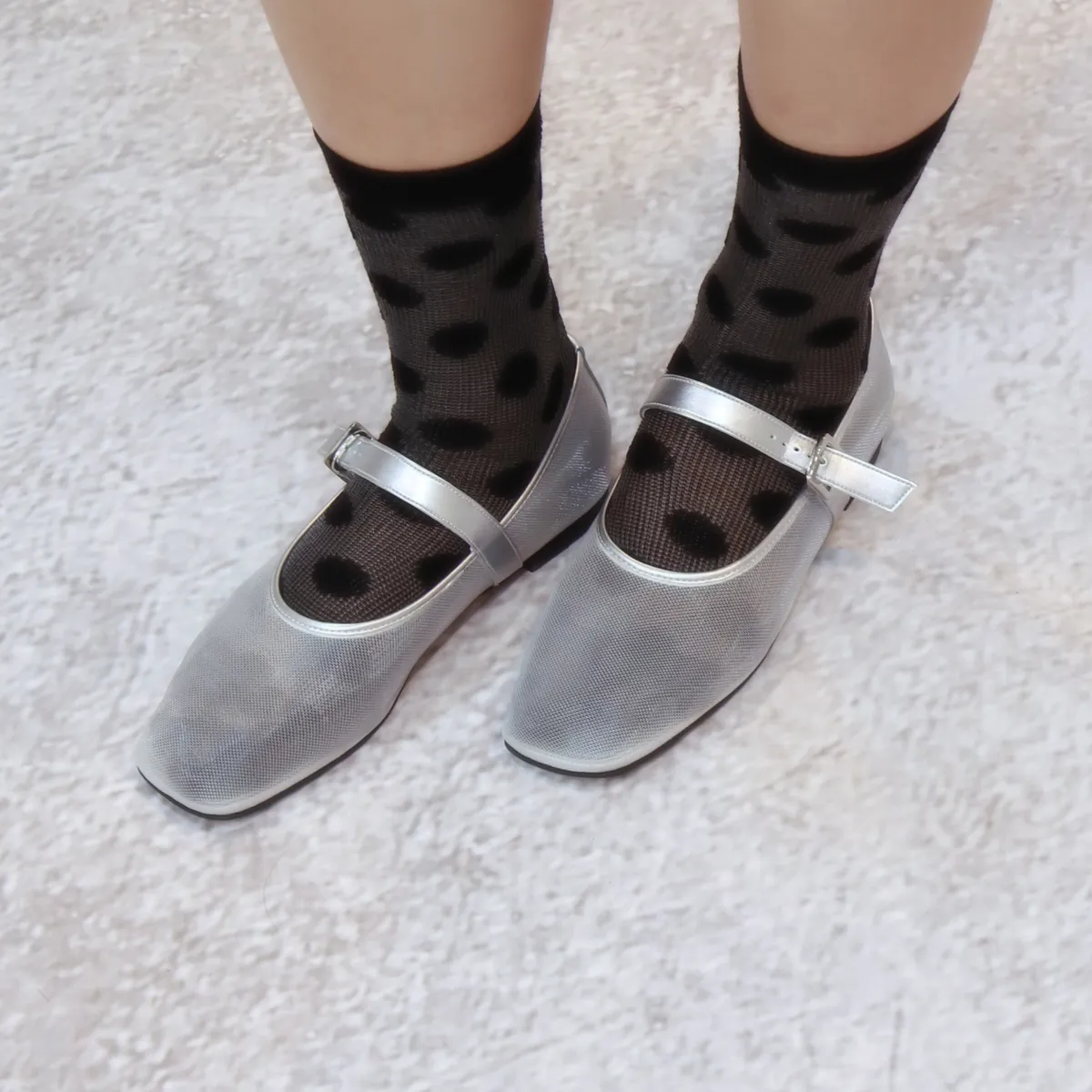 dot see-through socks (2colors) - 감도 깊은 취향 셀렉트샵 29CM