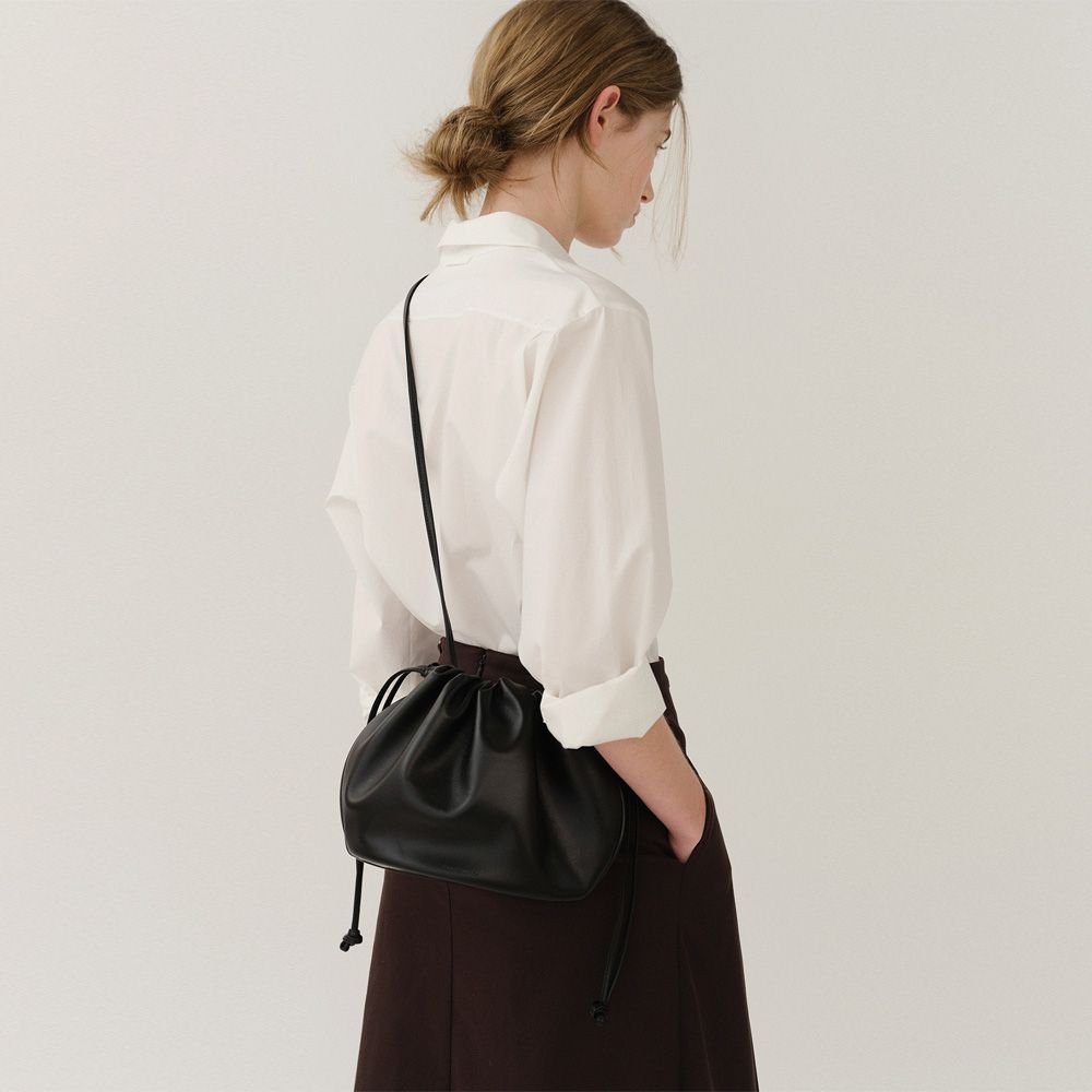 String Leather Bag Medium Black - 감도 깊은 취향 셀렉트샵 29CM