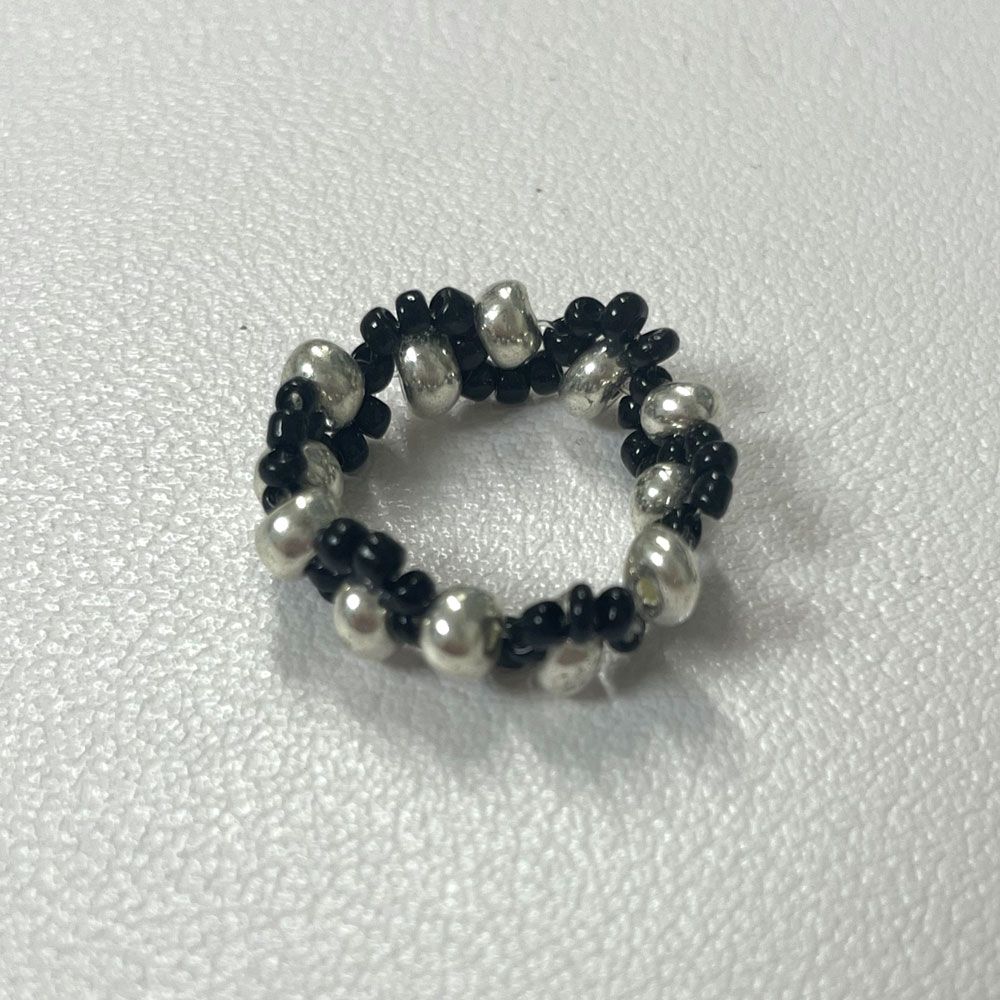 Twist shining beads rings (black) - 감도 깊은 취향 셀렉트샵 29CM
