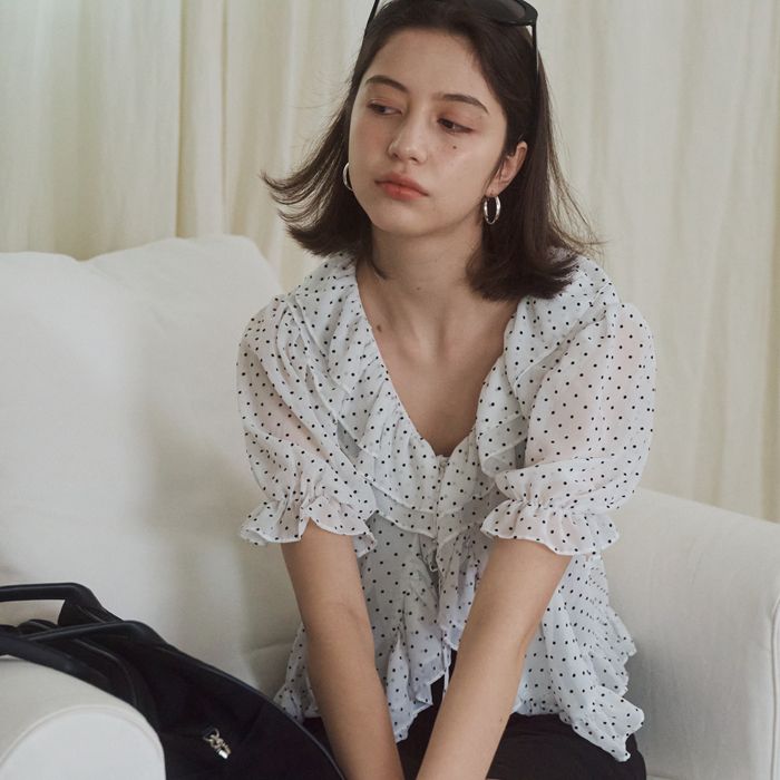 Lovely Dot blouse 2color - 감도 깊은 취향 셀렉트샵 29CM