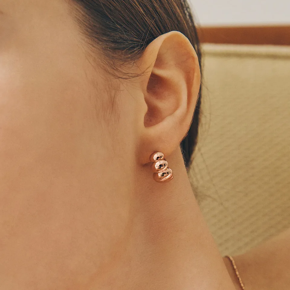 14k 18k 볼륨 쿠션 원터치 귀걸이 - 감도 깊은 취향 셀렉트샵 29CM