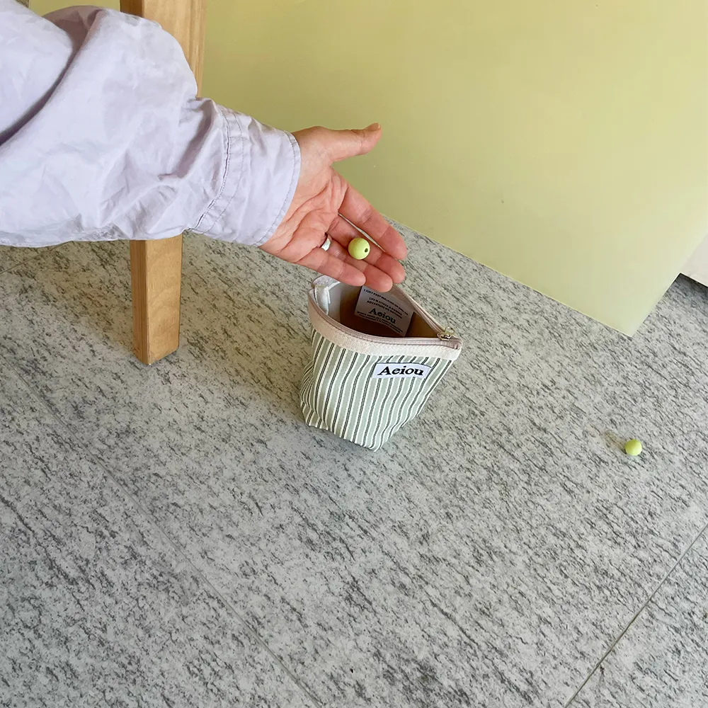 Aeiou Basic Pouch (M size) Stripe India Green - 감도 깊은 취향 셀렉트샵 29CM