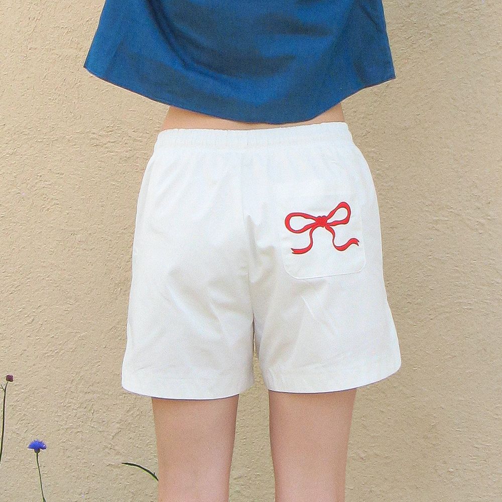 BACK POCKET RIBBON BANDING SHORTS WHITE - 감도 깊은 취향 셀렉트샵 29CM