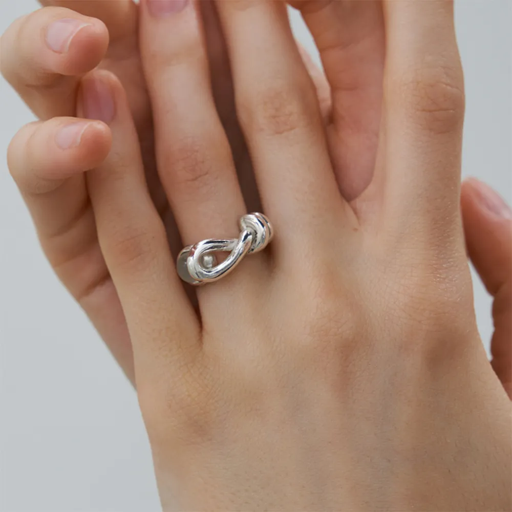 KNOT GEMSTONE RING (WHITE) - 감도 깊은 취향 셀렉트샵 29CM
