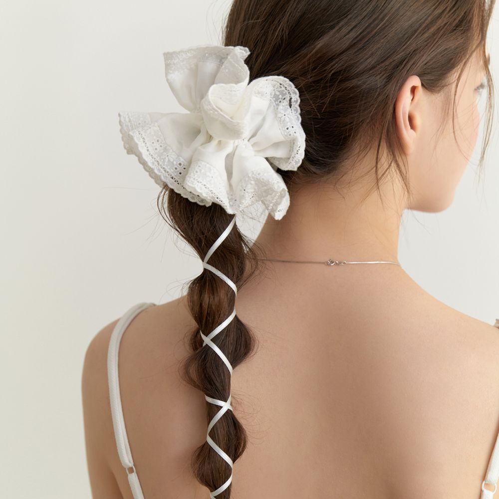 Pillow strap scrunchie (white) - 감도 깊은 취향 셀렉트샵 29CM