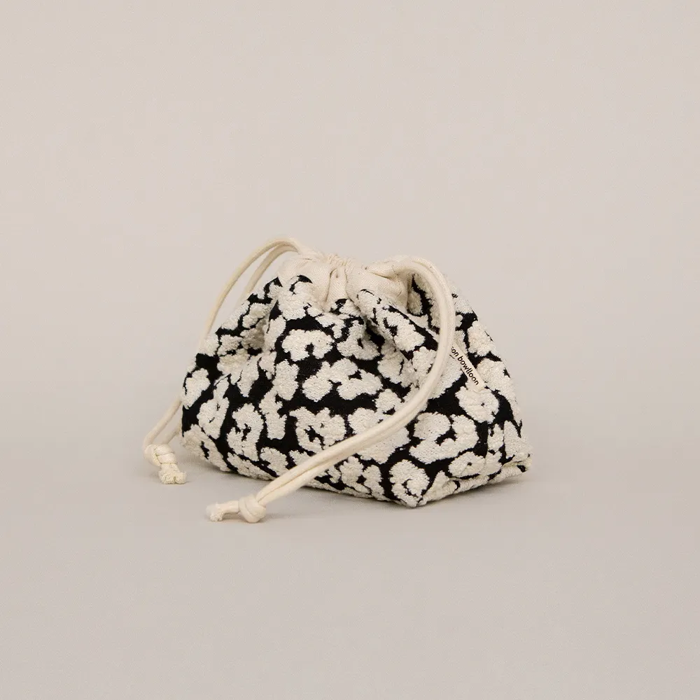 STRING POUCH (SNOW) - 감도 깊은 취향 셀렉트샵 29CM