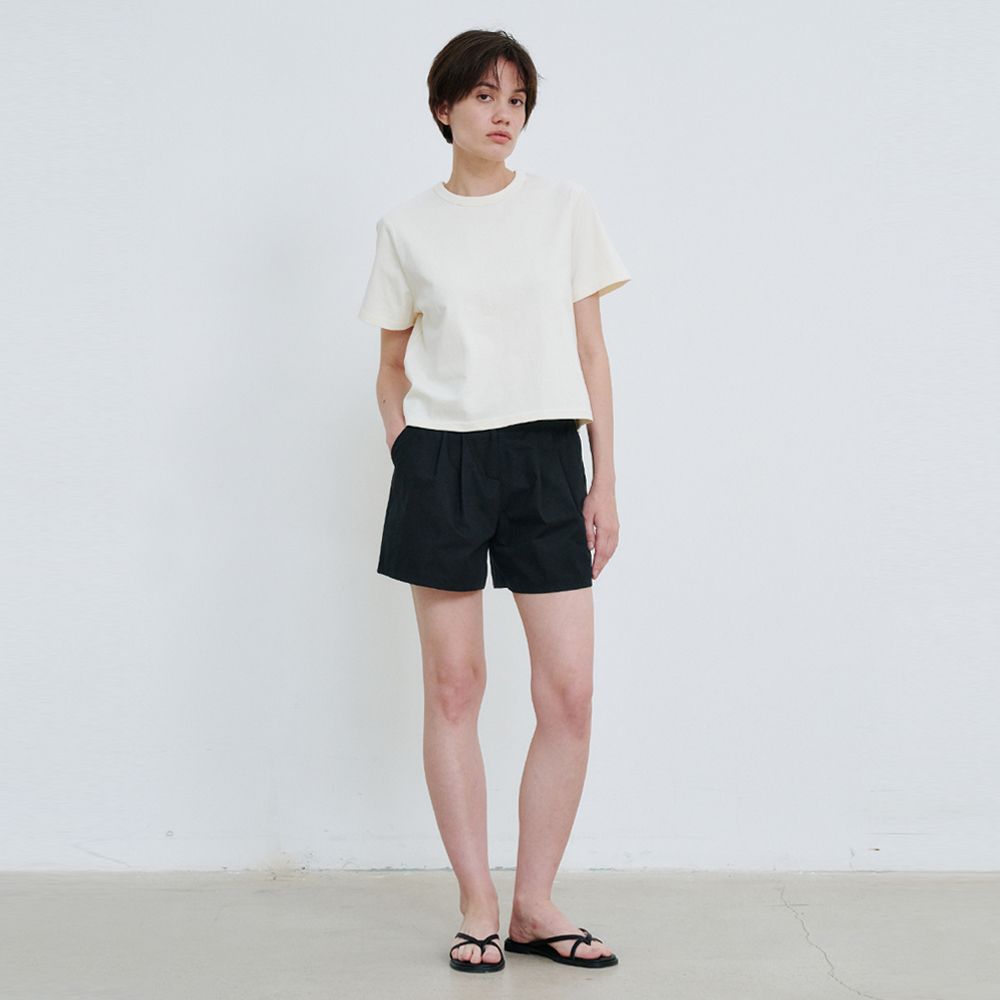 Pintuck short pants _ black - 감도 깊은 취향 셀렉트샵 29CM