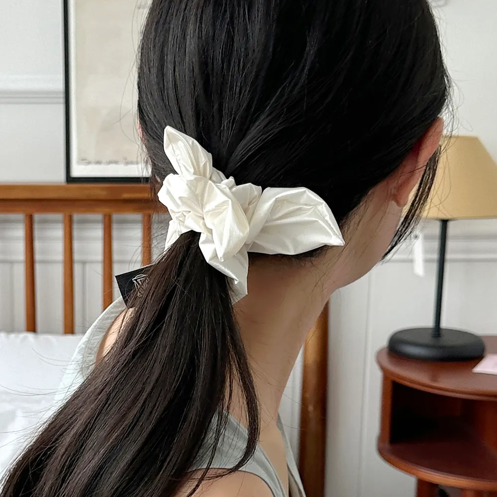 WHITE NABI SCRUNCHIE 화이트 나비 스크런치 - 감도 깊은 취향 셀렉트샵 29CM