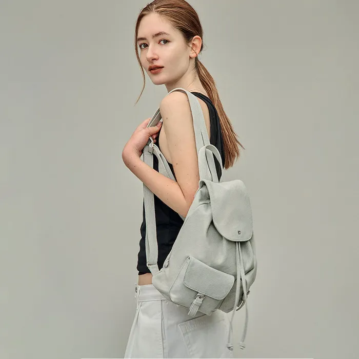 Hug Backpack 허그 백팩 / 그레이 데님 - 감도 깊은 취향 셀렉트샵 29CM