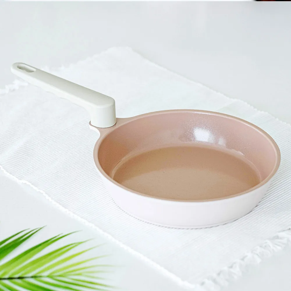 까사밀라 플로르 IH 미니 프라이팬 20cm - 감도 깊은 취향 셀렉트샵 29CM