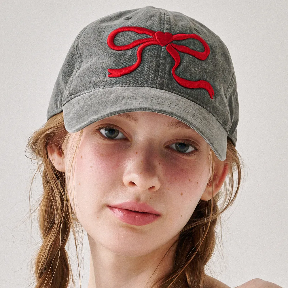 HEART RIBBON BALL CAP CHARCOAL - 감도 깊은 취향 셀렉트샵 29CM