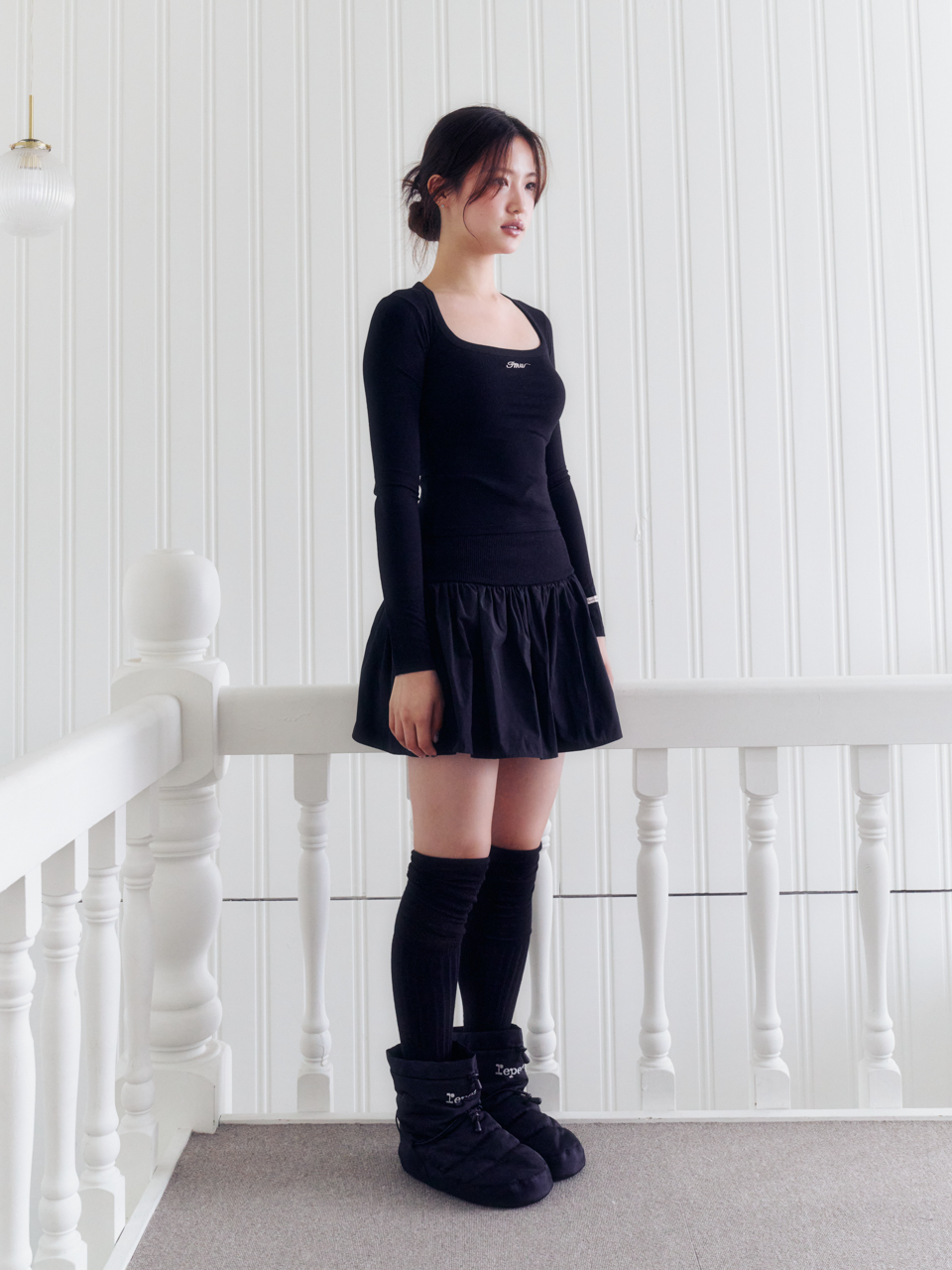 Deep Square-Neck Top (BLACK) - 감도 깊은 취향 셀렉트샵 29CM