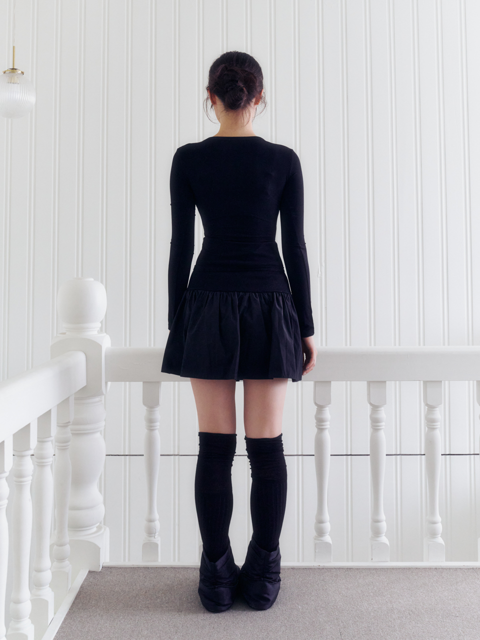 Deep Square-Neck Top (BLACK) - 감도 깊은 취향 셀렉트샵 29CM