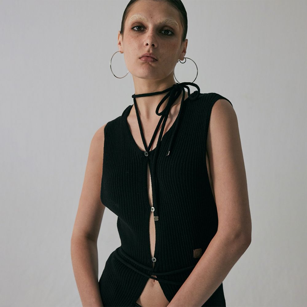 2-way Strap Sleeveless Knit [ Black ] - 감도 깊은 취향 셀렉트샵 29CM