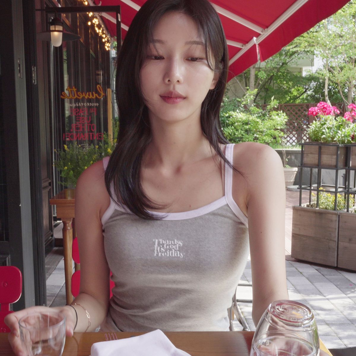 [정다나 PICK] 에센셜 로고 라이닝 슬리브리스(GREY) - 감도 깊은 취향 셀렉트샵 29CM