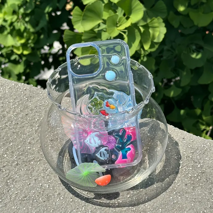 Resin fish tank case 어항 레진 핸드폰 케이스 2color - 감도 깊은 취향 셀렉트샵 29CM