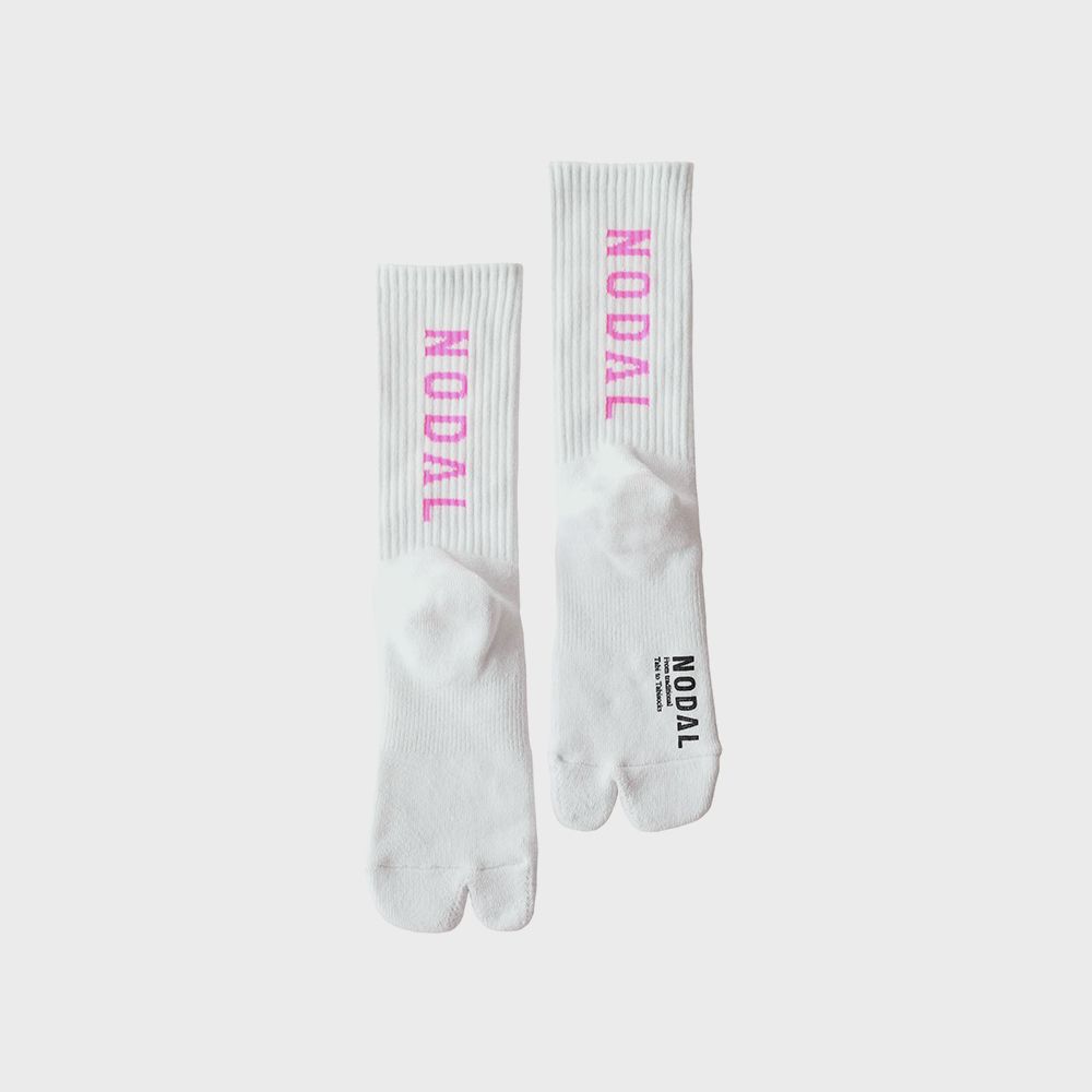 [LOGO TABI] White x Neon Pink - 감도 깊은 취향 셀렉트샵 29CM