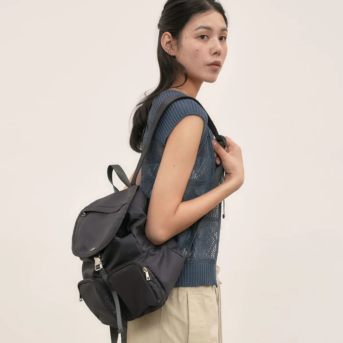 LOGO RUCKSACK [ CHARCOAL ] - 감도 깊은 취향 셀렉트샵 29CM