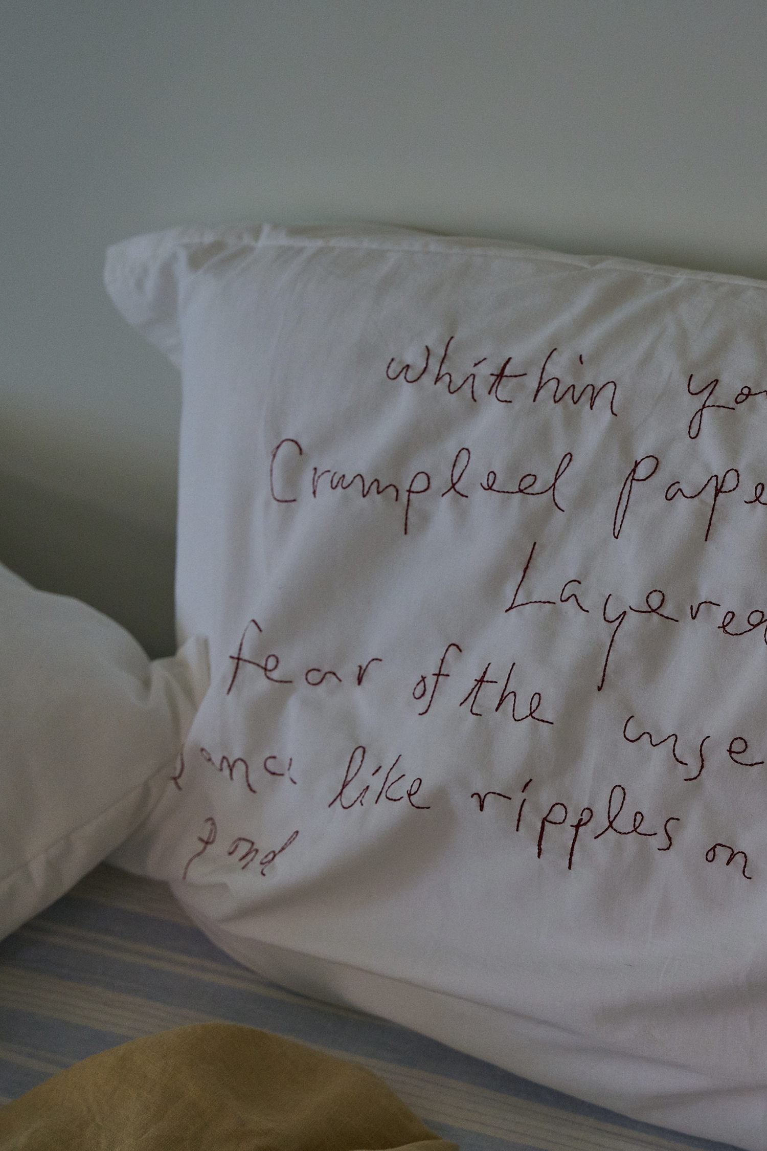 on Offline Mode Cushion Cover (2color) - 감도 깊은 취향 셀렉트샵 29CM