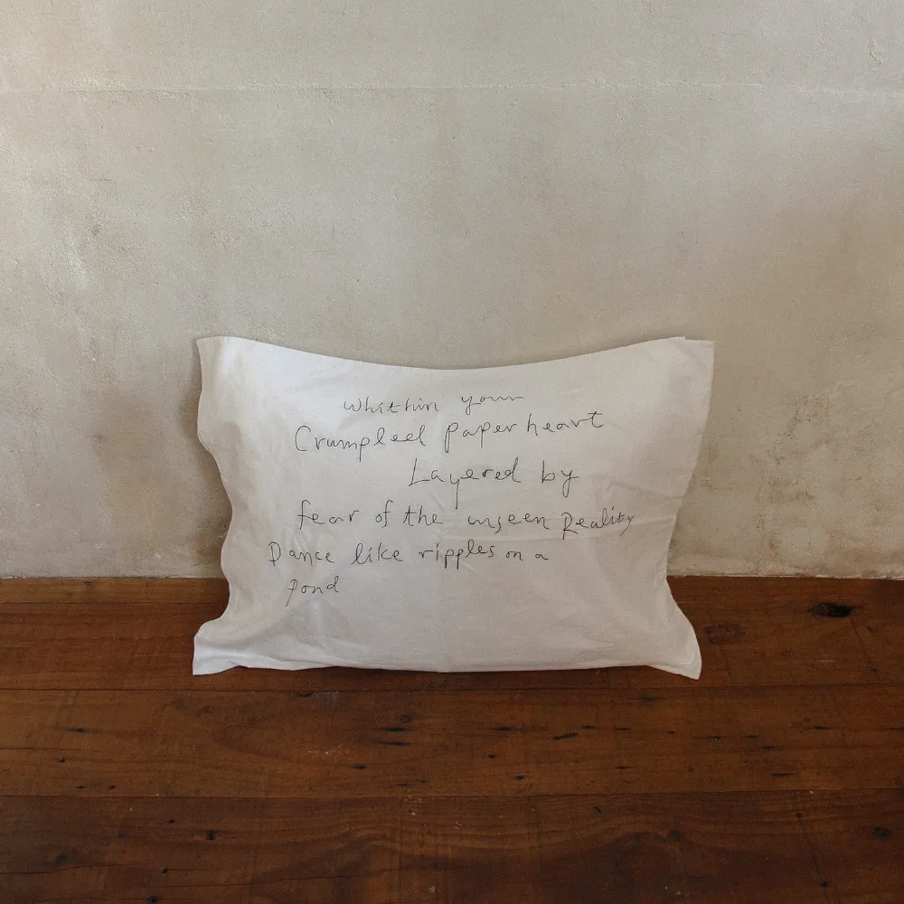 on Offline Mode Cushion Cover (2color) - 감도 깊은 취향 셀렉트샵 29CM