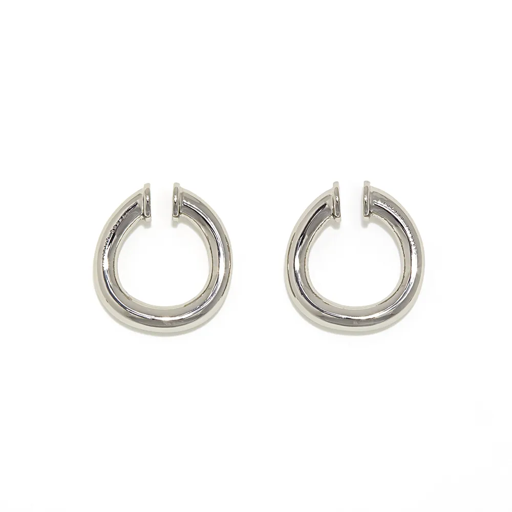 Twist ring small ear cuff SILVER - 감도 깊은 취향 셀렉트샵 29CM