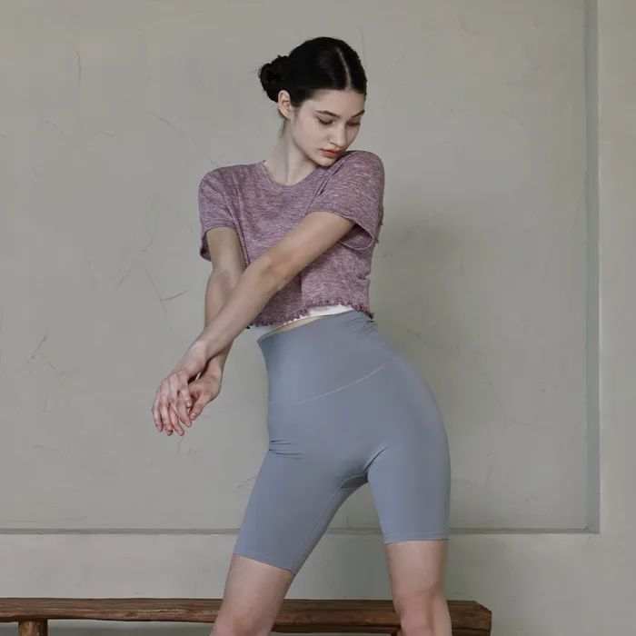 여성 요가복 DEVI-B0013-그레이 필라테스 군살제로 바이커 5부 - 감도 깊은 취향 셀렉트샵 29CM