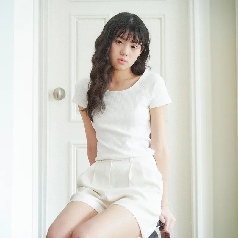 Cozet round T-shirt (White) - 감도 깊은 취향 셀렉트샵 29CM