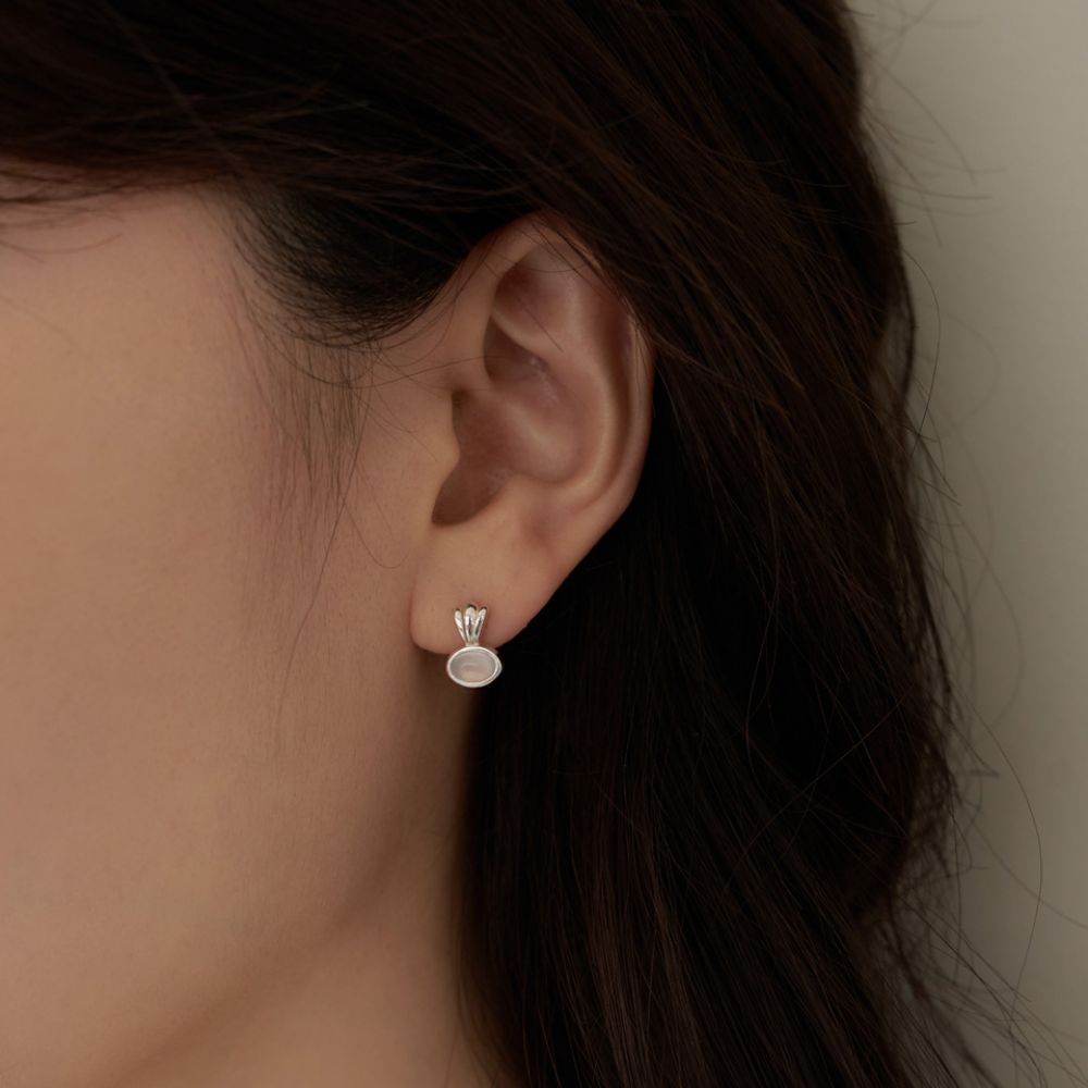 Seashell Chalcedony Earring - 감도 깊은 취향 셀렉트샵 29CM