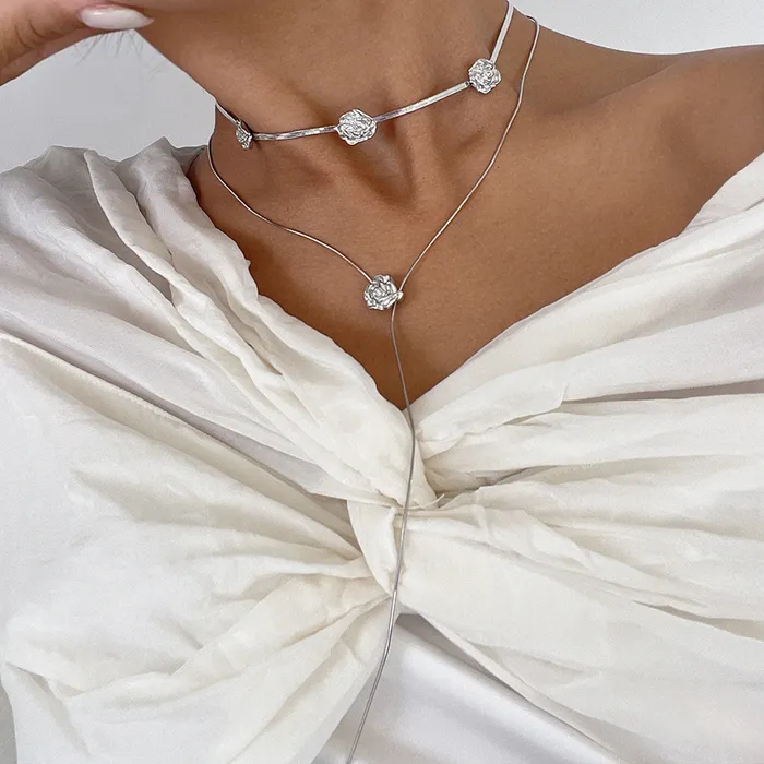 FLOWER DROP LONG NECKLACE (2colors) AN2240020 - 감도 깊은 취향 셀렉트샵 29CM