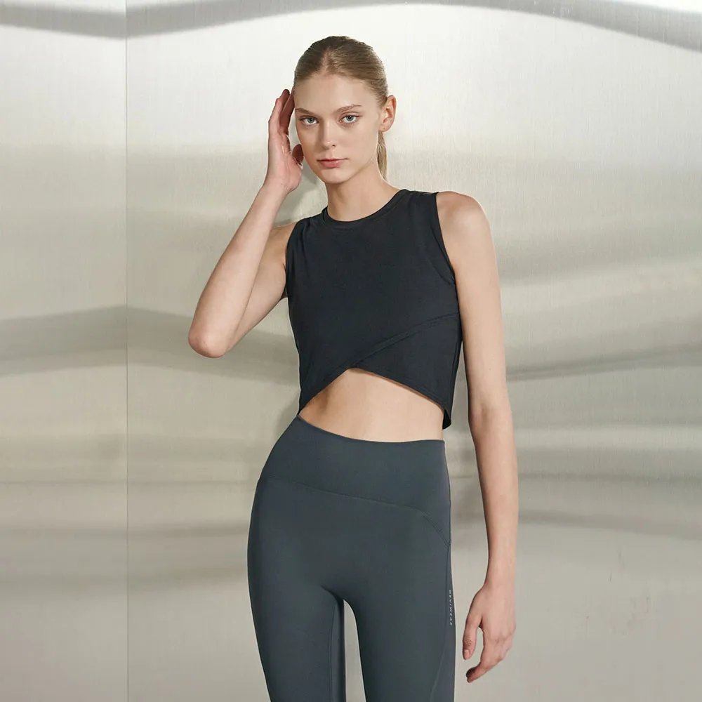 여성 요가복 DEVI-TS0021-블랙 필라테스 칼리 크롭 슬리브리스 - 감도 깊은 취향 셀렉트샵 29CM