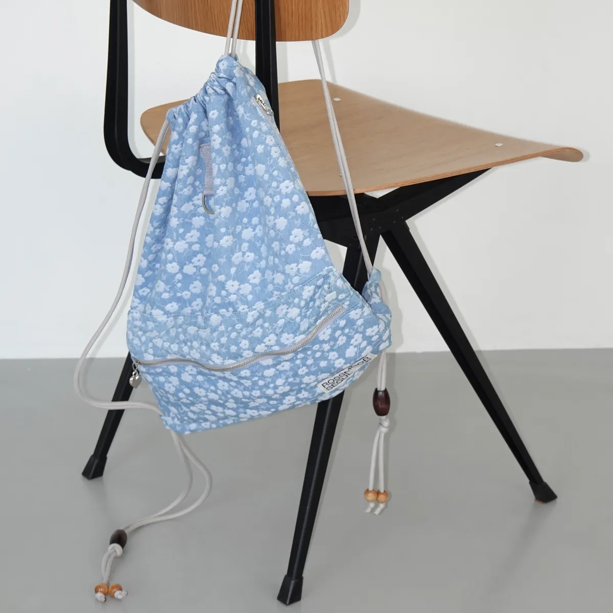 [rossmoor] Floral denim string backpack_light blue - 감도 깊은 취향 셀렉트샵 29CM