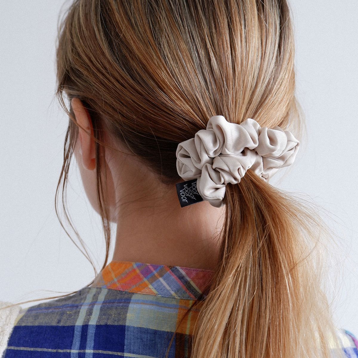 Basic Silky Scrunchie_Small_Beige - 감도 깊은 취향 셀렉트샵 29CM