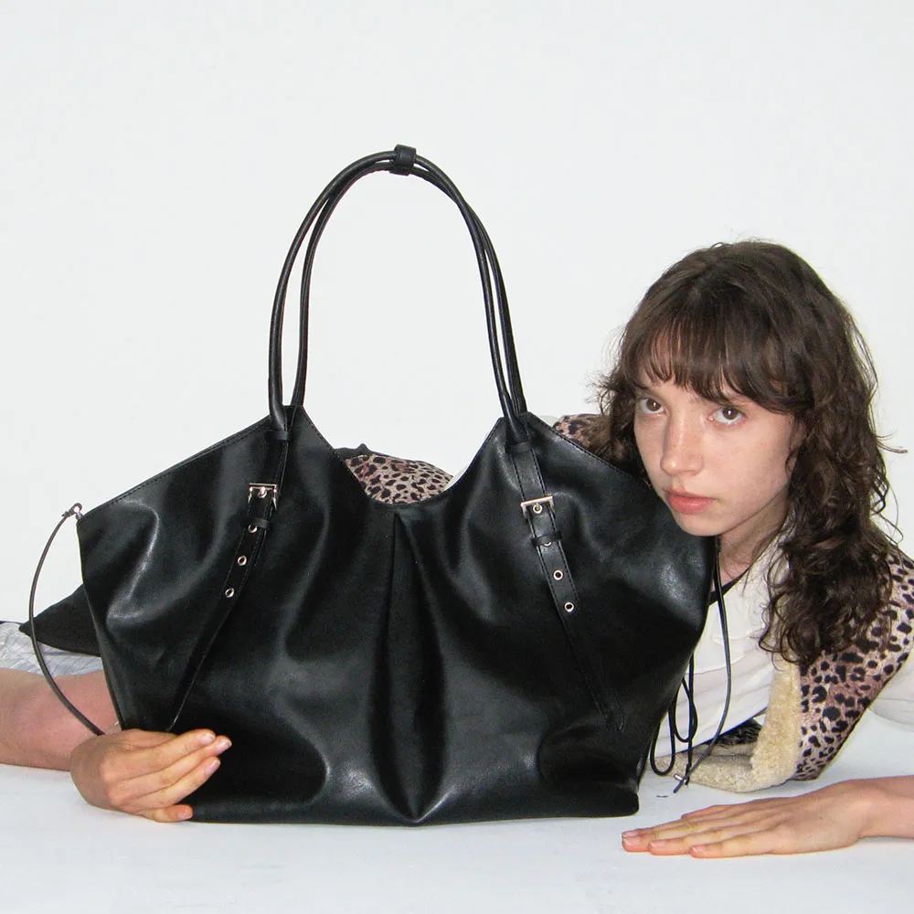 belted shopper bag (black) - 감도 깊은 취향 셀렉트샵 29CM