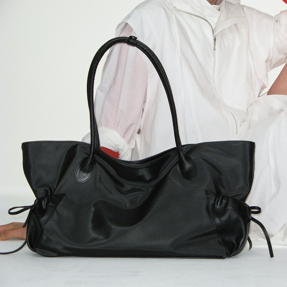 pocket boat bag (nylon black) - 감도 깊은 취향 셀렉트샵 29CM