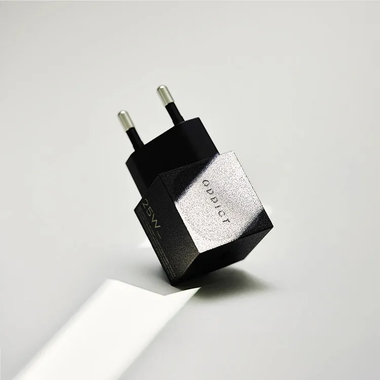 ODDICT DOT Zero 고속충전기 (25W C타입) - 감도 깊은 취향 셀렉트샵 29CM