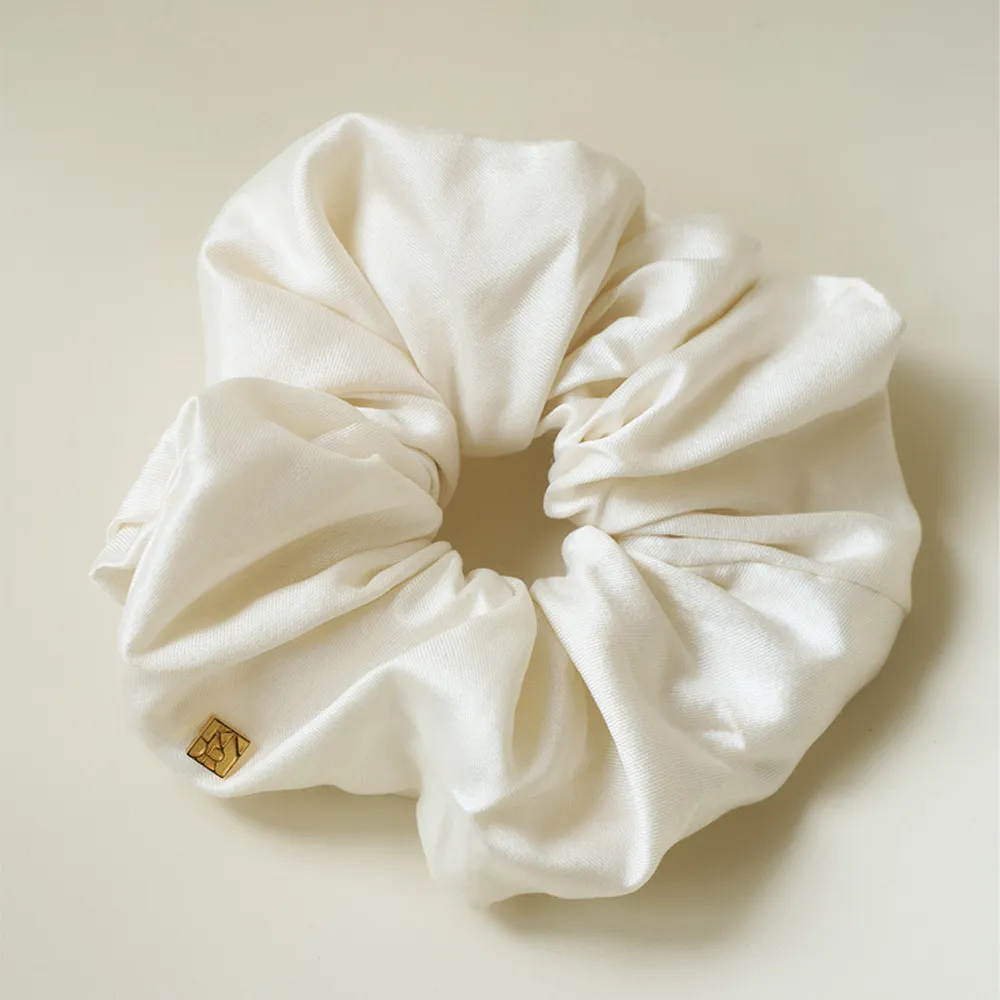 Silk Scrunchie White - 감도 깊은 취향 셀렉트샵 29CM