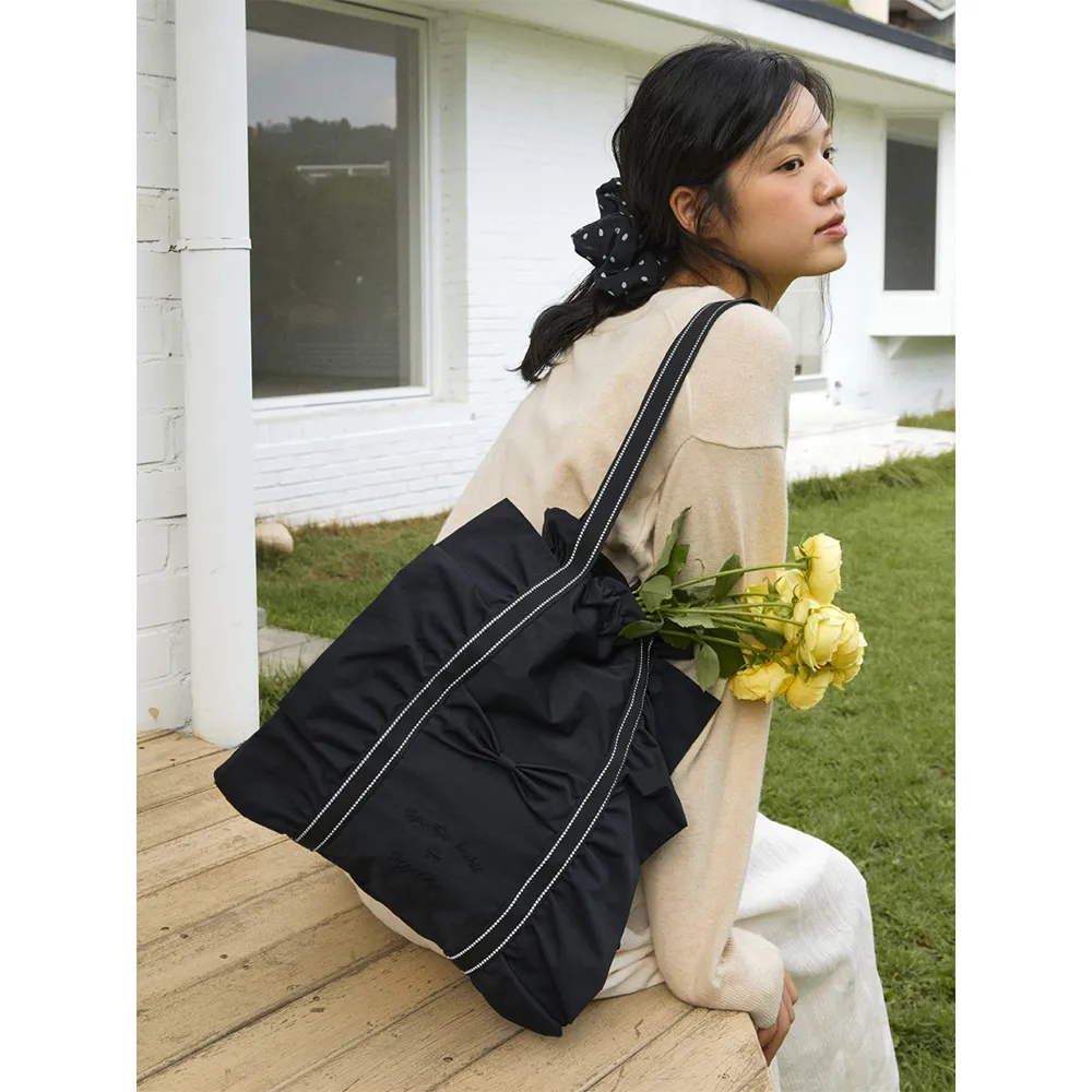 Ruffle drawstring bag_black - 감도 깊은 취향 셀렉트샵 29CM