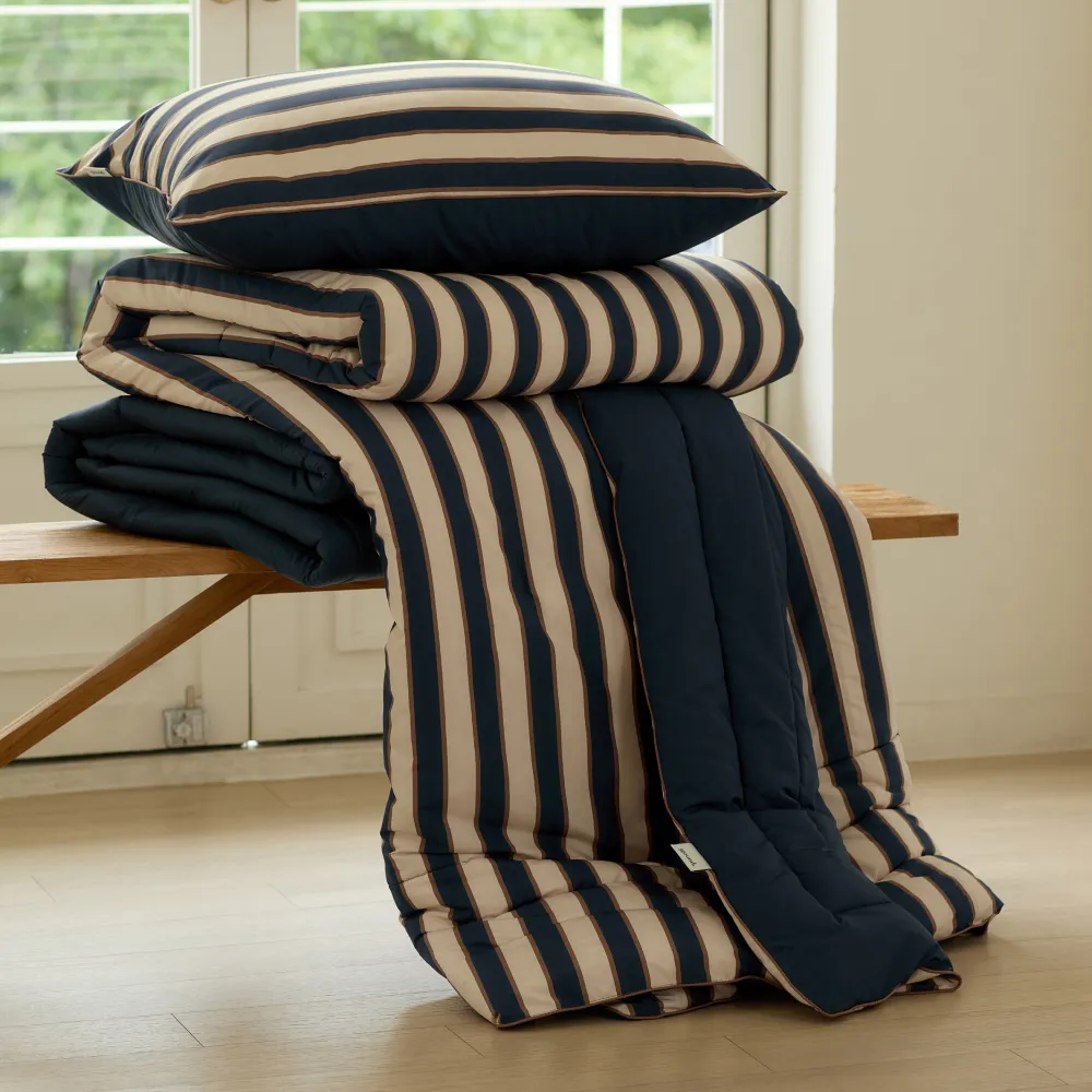 알러메디 울트라웜 포인라인 알러지케어 겨울 차렵이불 엠버네이비 (S/SS,Q,K/LK) - 감도 깊은 취향 셀렉트샵 29CM