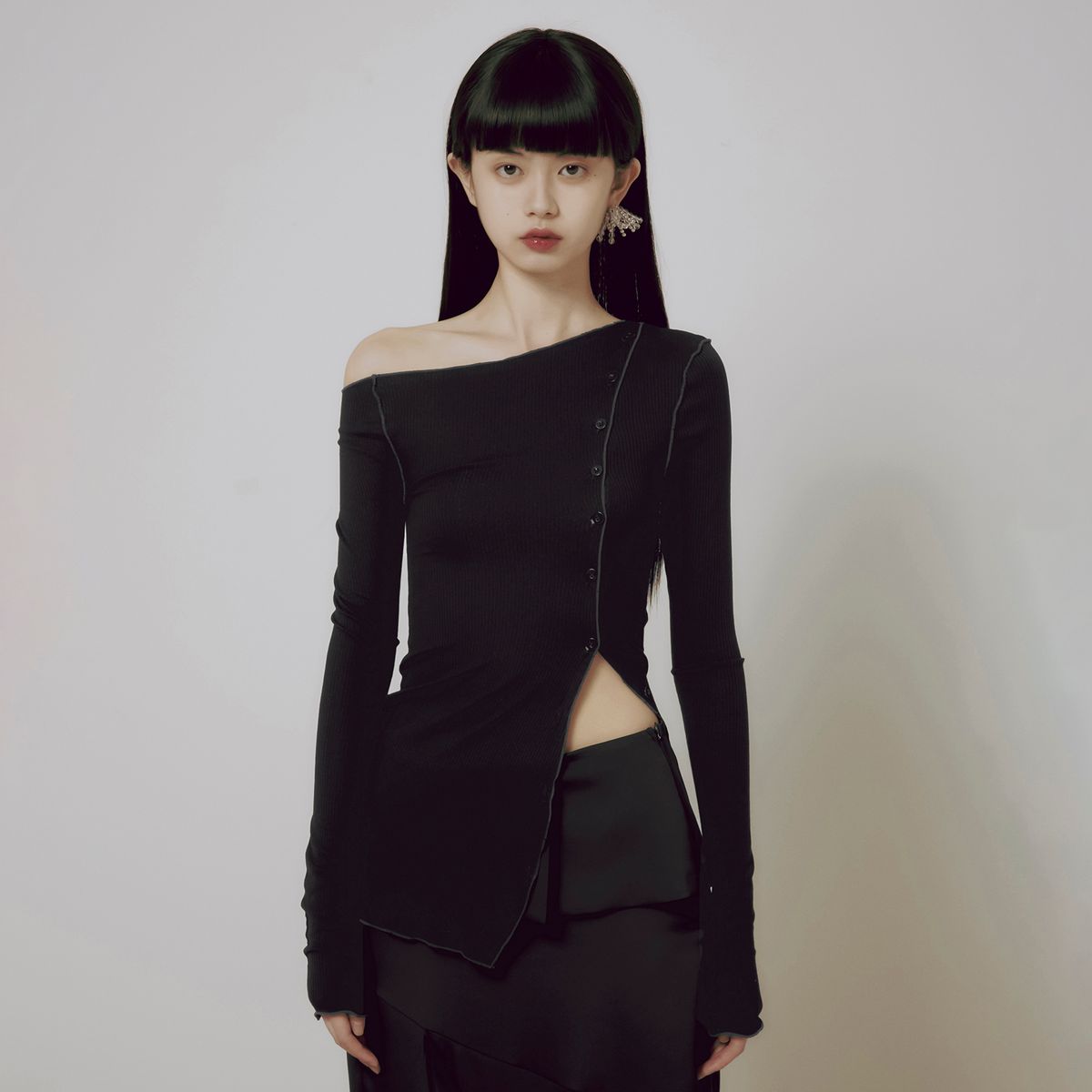 One-Shoulder Lettuce Stitch Cardigan (FL-127_Black&Charcoal) - 감도 깊은 취향 ...