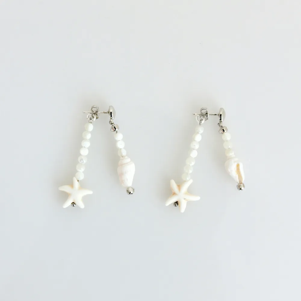 WHITE CONCH STAR EARRINGS - 감도 깊은 취향 셀렉트샵 29CM