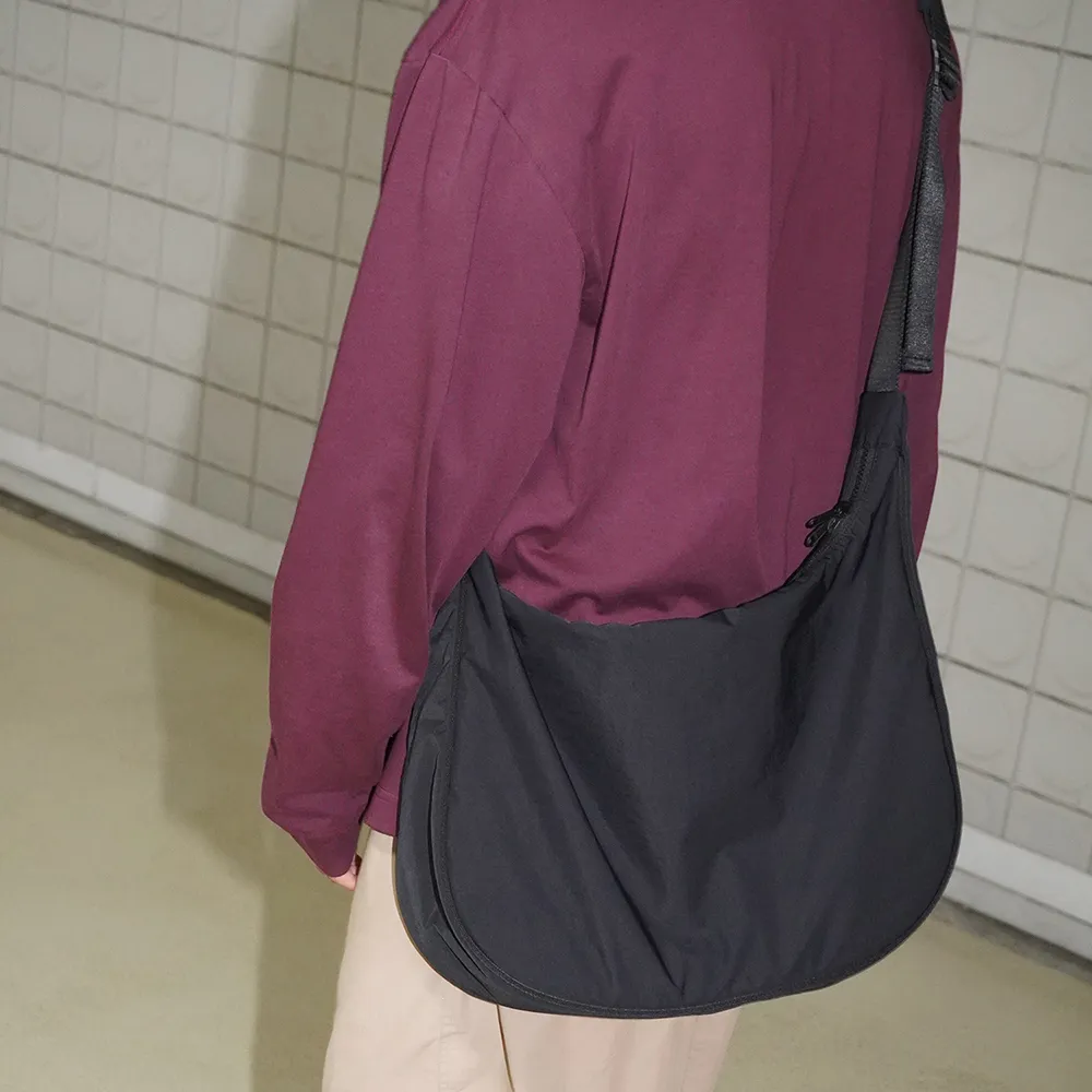 [WITH 호수] ALL ROUNDER CROSS BODY BAG (BLACK) - 감도 깊은 취향 셀렉트샵 29CM