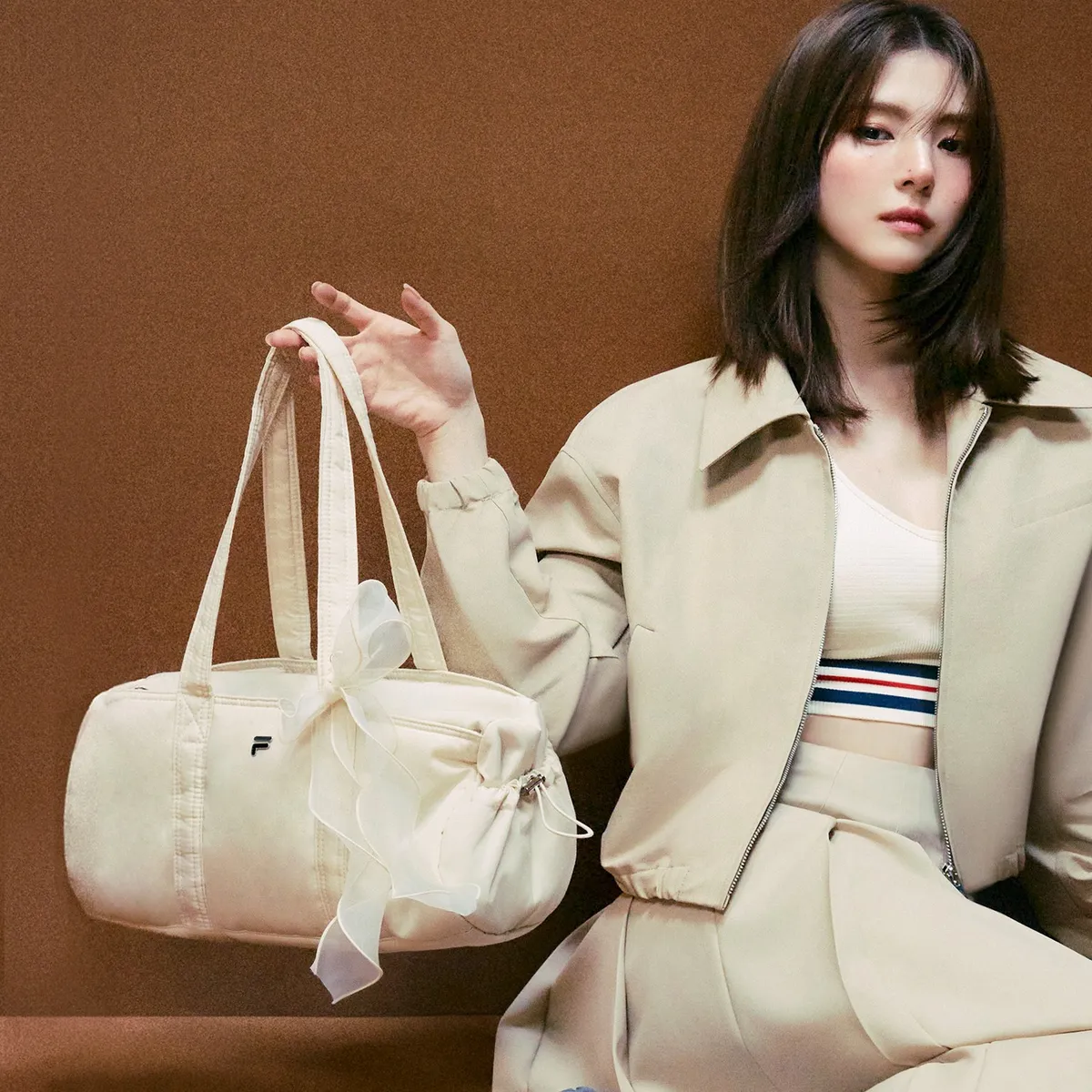 [한소희 착용] FILA 발레리나 더플백_FS3BCG3371F_CRM - 감도 깊은 취향 셀렉트샵 29CM