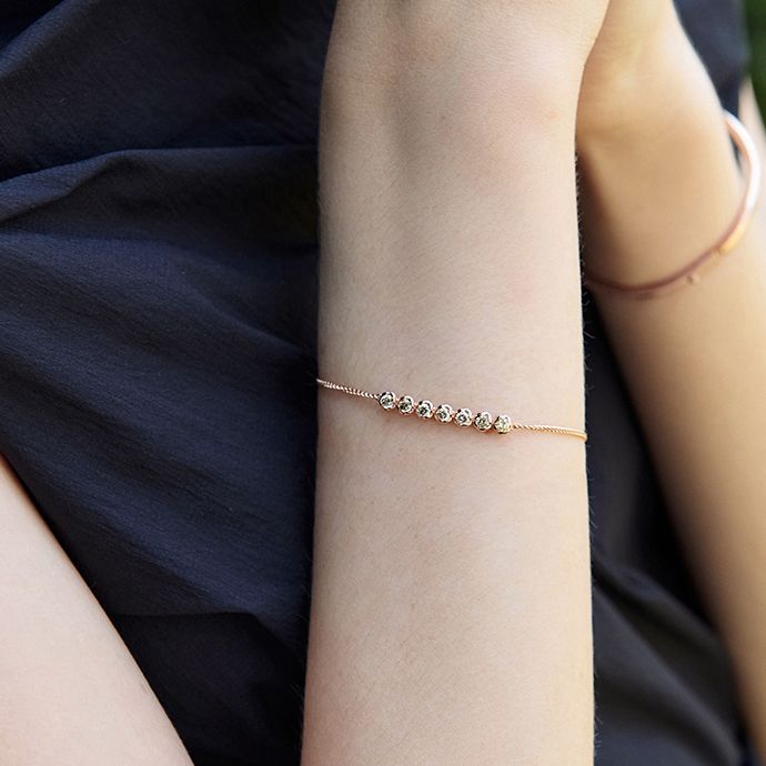 14k 18k 아들린 플라워 베젤 모이사나이트 팔찌 - 감도 깊은 취향 셀렉트샵 29CM