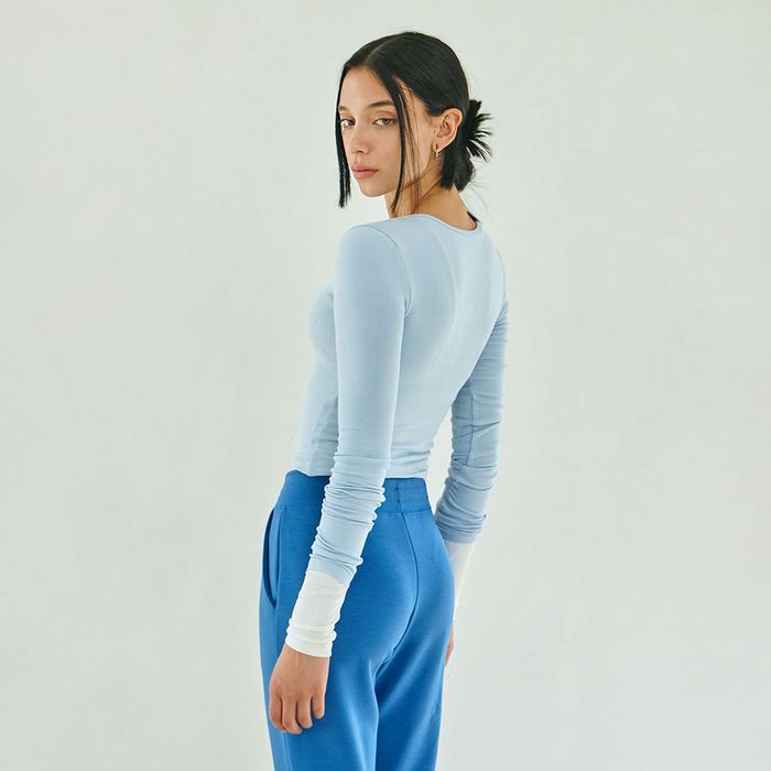 여성 요가복 DEVI-T0103-스카이 필라테스 스냅 버튼 롱슬리브 - 감도 깊은 취향 셀렉트샵 29CM