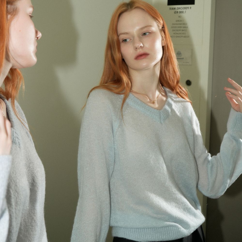 Mohair V-neck Basic Knit (Sora) - 감도 깊은 취향 셀렉트샵 29CM