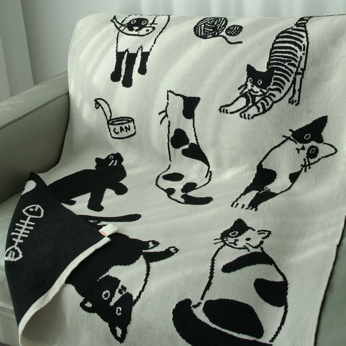 고양이 양면 니트 블랭킷 L 2color - 감도 깊은 취향 셀렉트샵 29CM