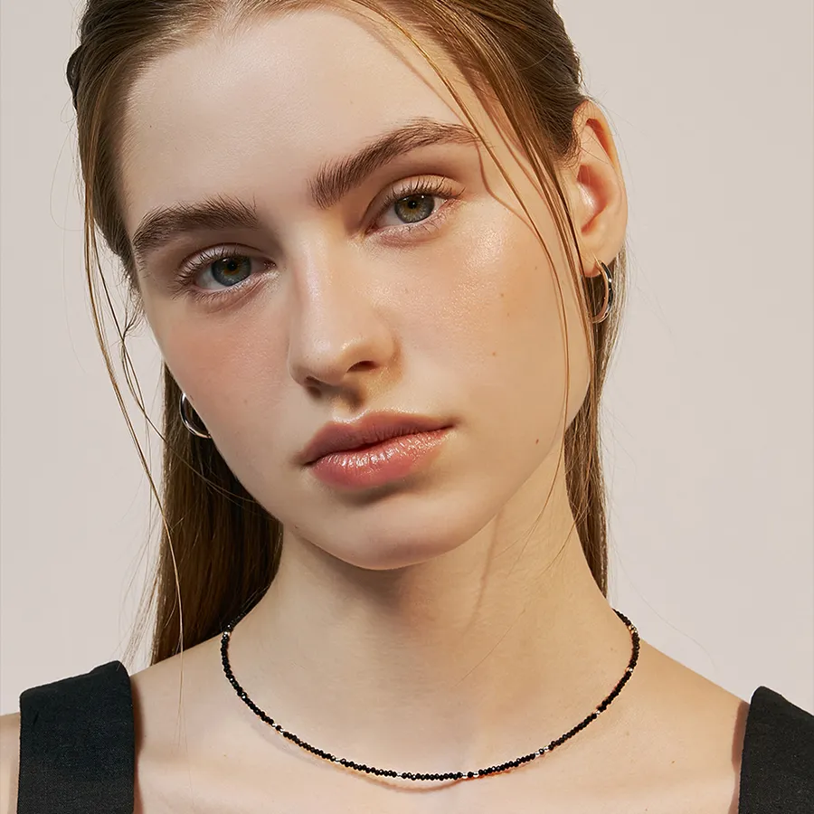 [에이핑크 하영,태연,이소정,예원,남세빈 착용] black crystal silver ball necklace - 감도 깊은 취향 셀렉트샵 29CM