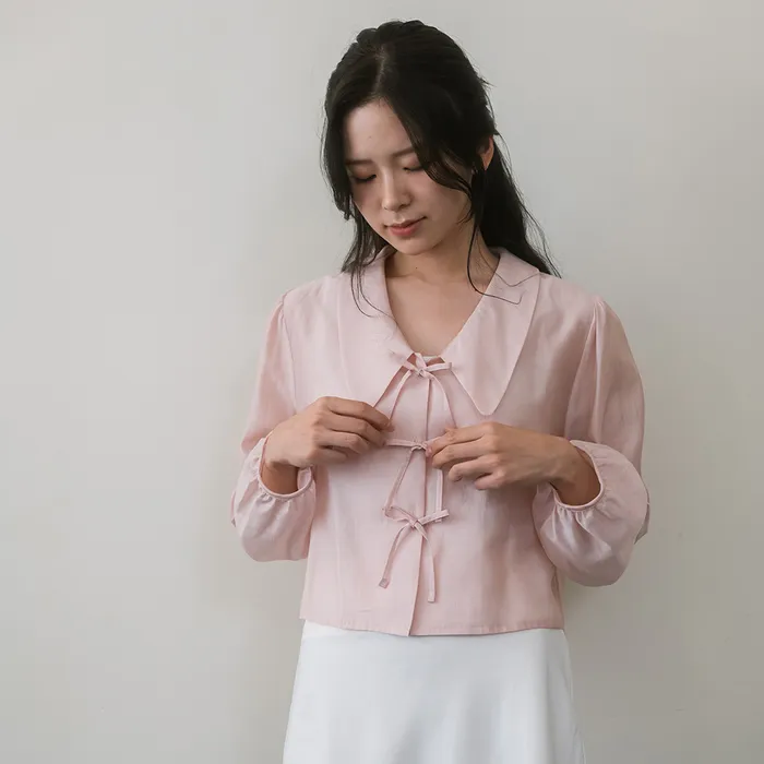 Semi Crop Ribbon Blouse - Pink - 감도 깊은 취향 셀렉트샵 29CM