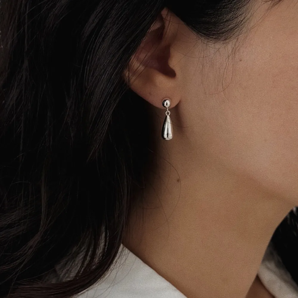 [Silver925] Rain Drop Earrings - 감도 깊은 취향 셀렉트샵 29CM